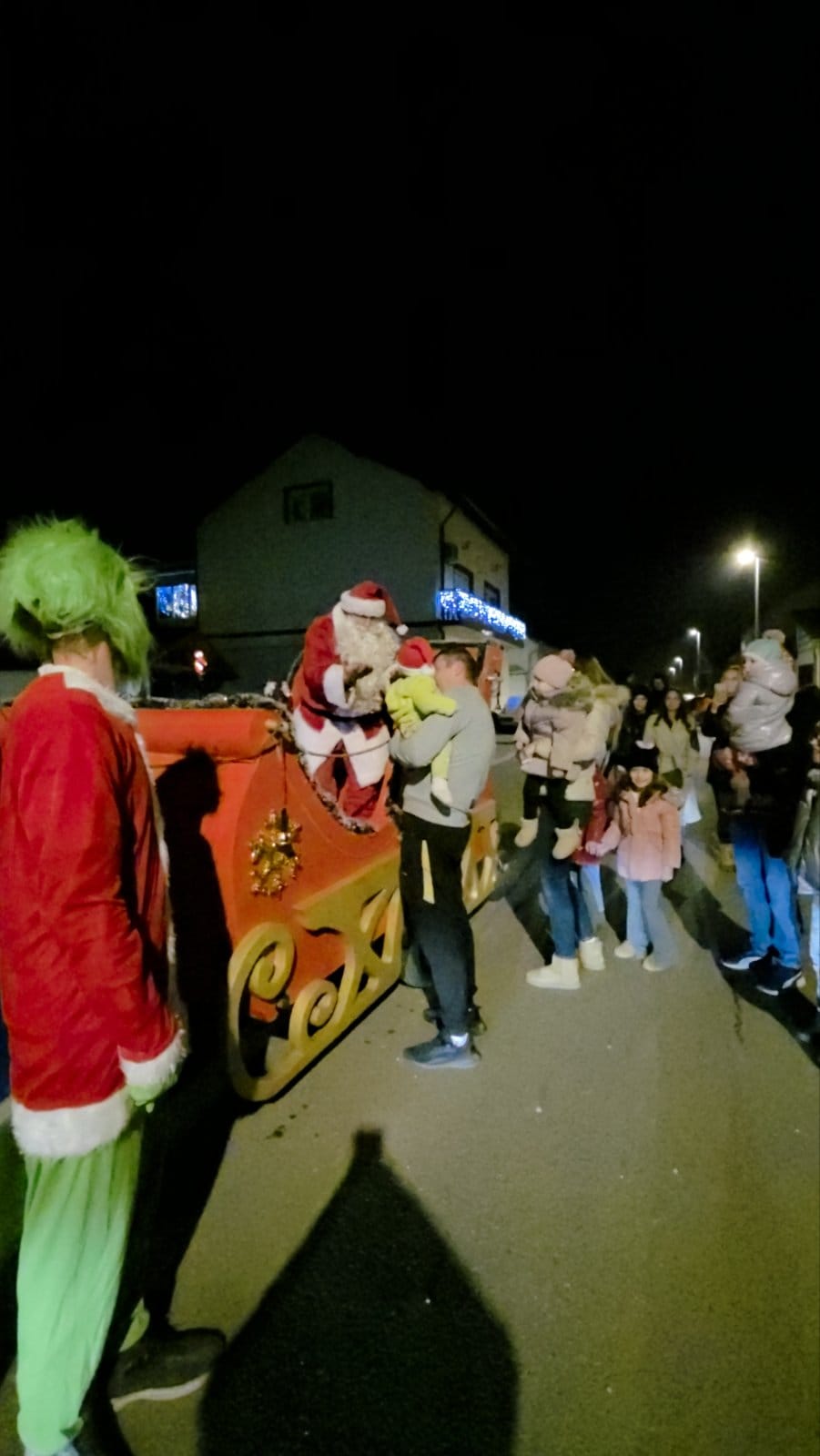 Nije influencer, ali je osvojio cijeli grad: Jedan Brođanin vratio je ...